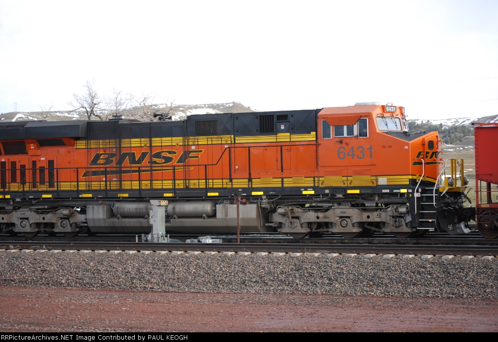 BNSF 6431 passes me as she rolls west with a mty coal train.